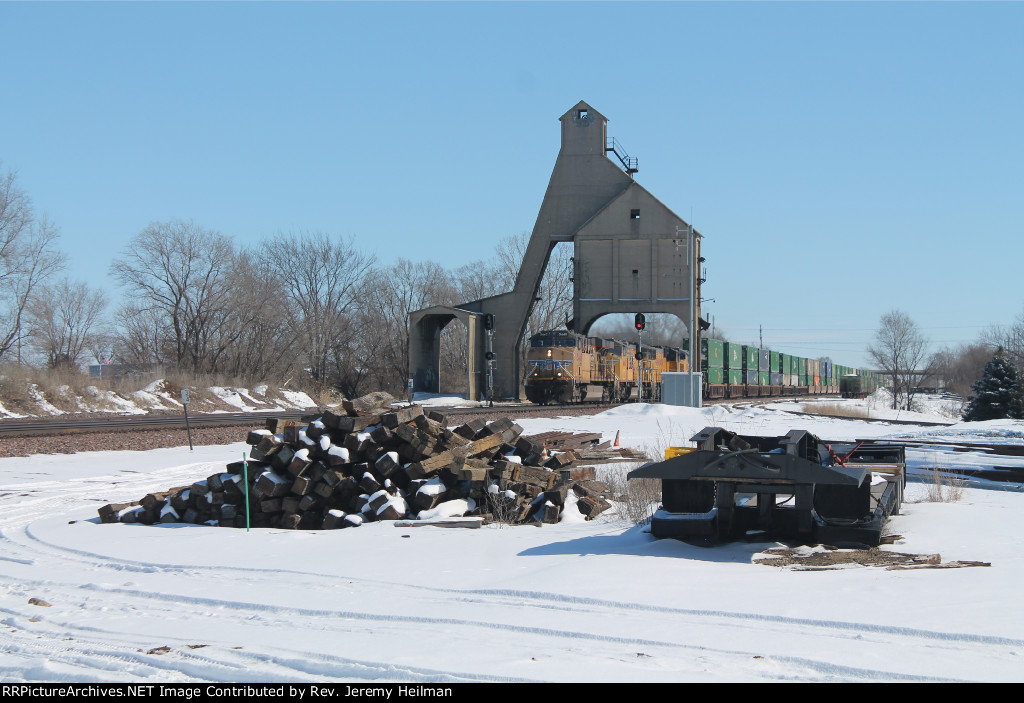 UP 5440 & others (1)